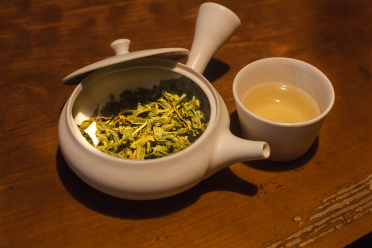 時代も海も越え、日本のお茶を伝えていく 広島・尾道[TEA STAND GEN／茶立玄 山手]髙橋玄機さん＜後編＞ | Article ...