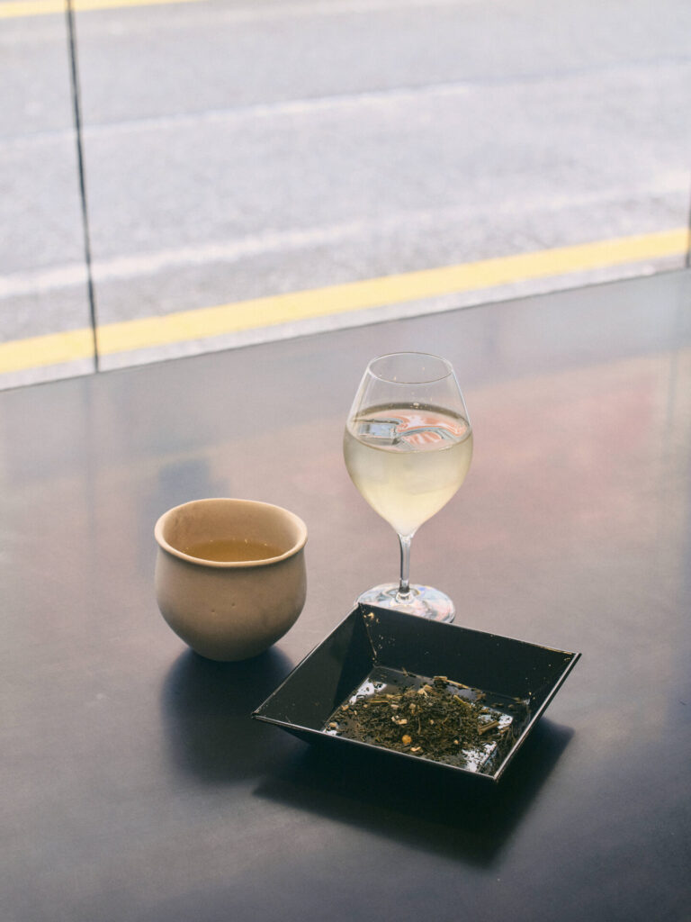 最高峰のブレンド技術を、気軽に、自由に。櫻井焙茶研究所が手がける日本茶カフェ 松陰神社前[SOUEN]＜前編＞ | Article ...